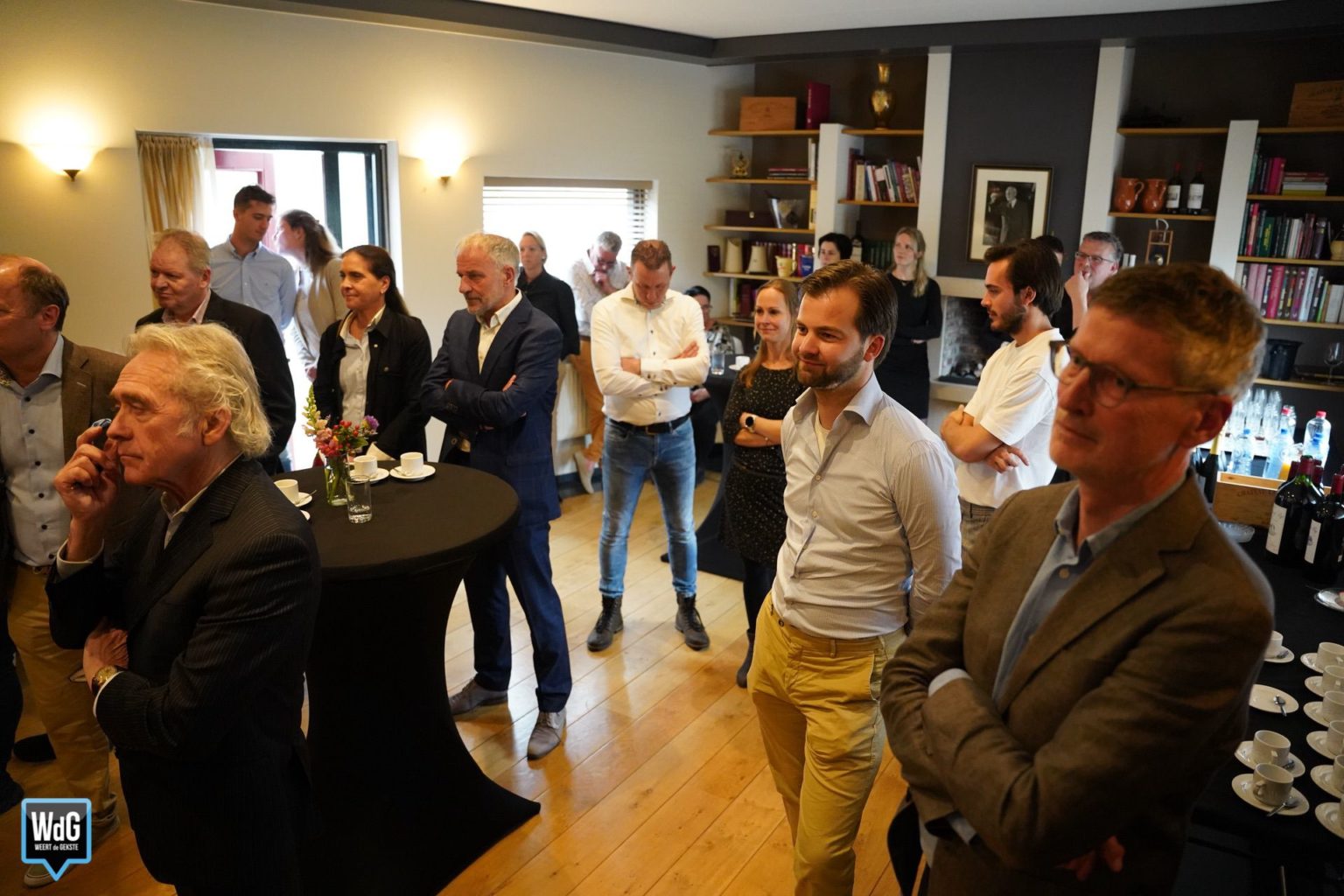 Koninklijk Wapen onthuld bij hofleverancier Colaris