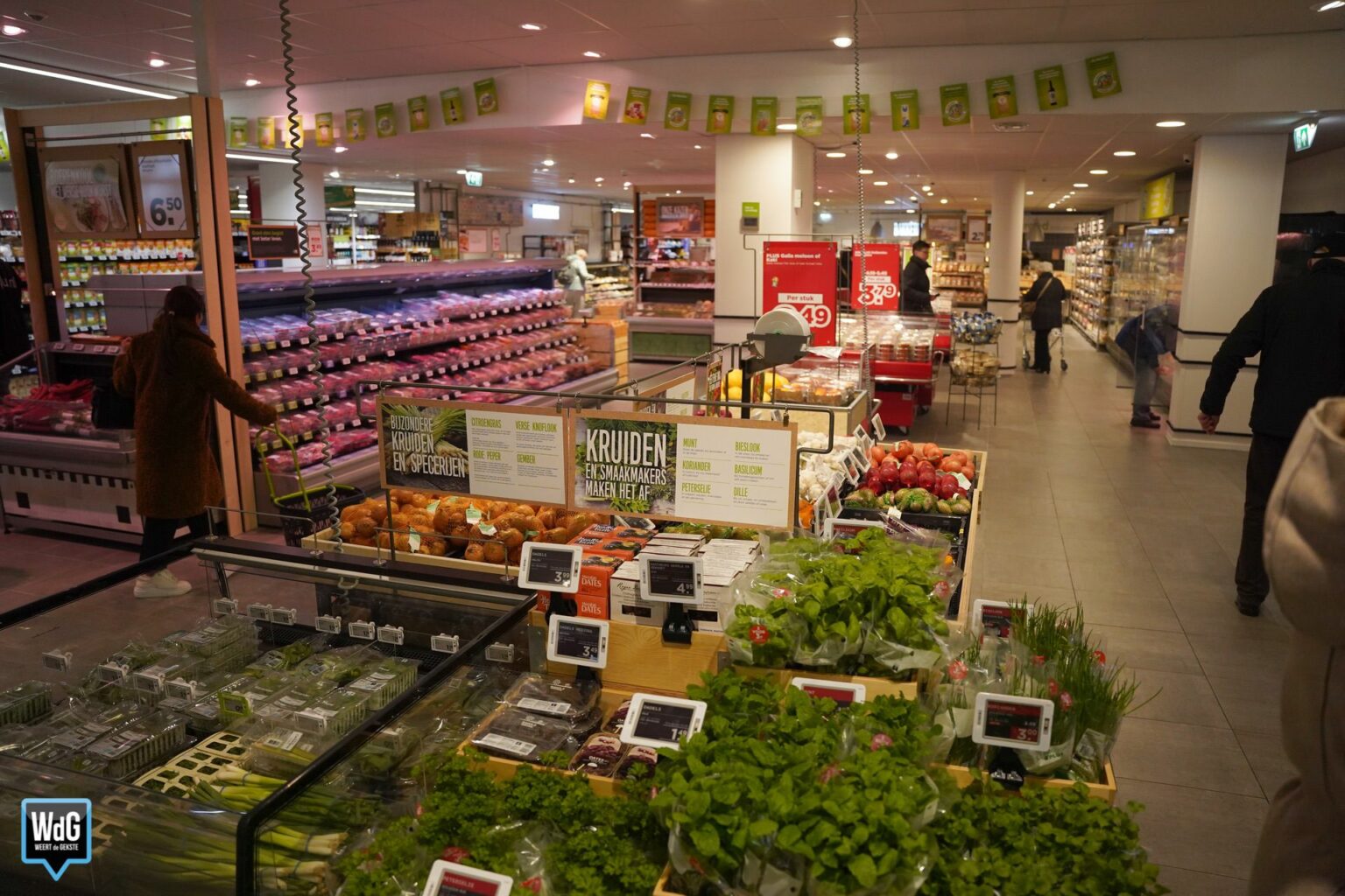 PLUS-supermarkt in Weert feestelijk geopend