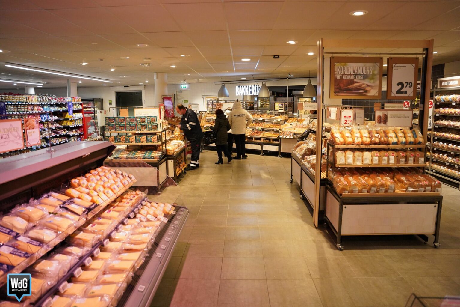 PLUS-supermarkt in Weert feestelijk geopend