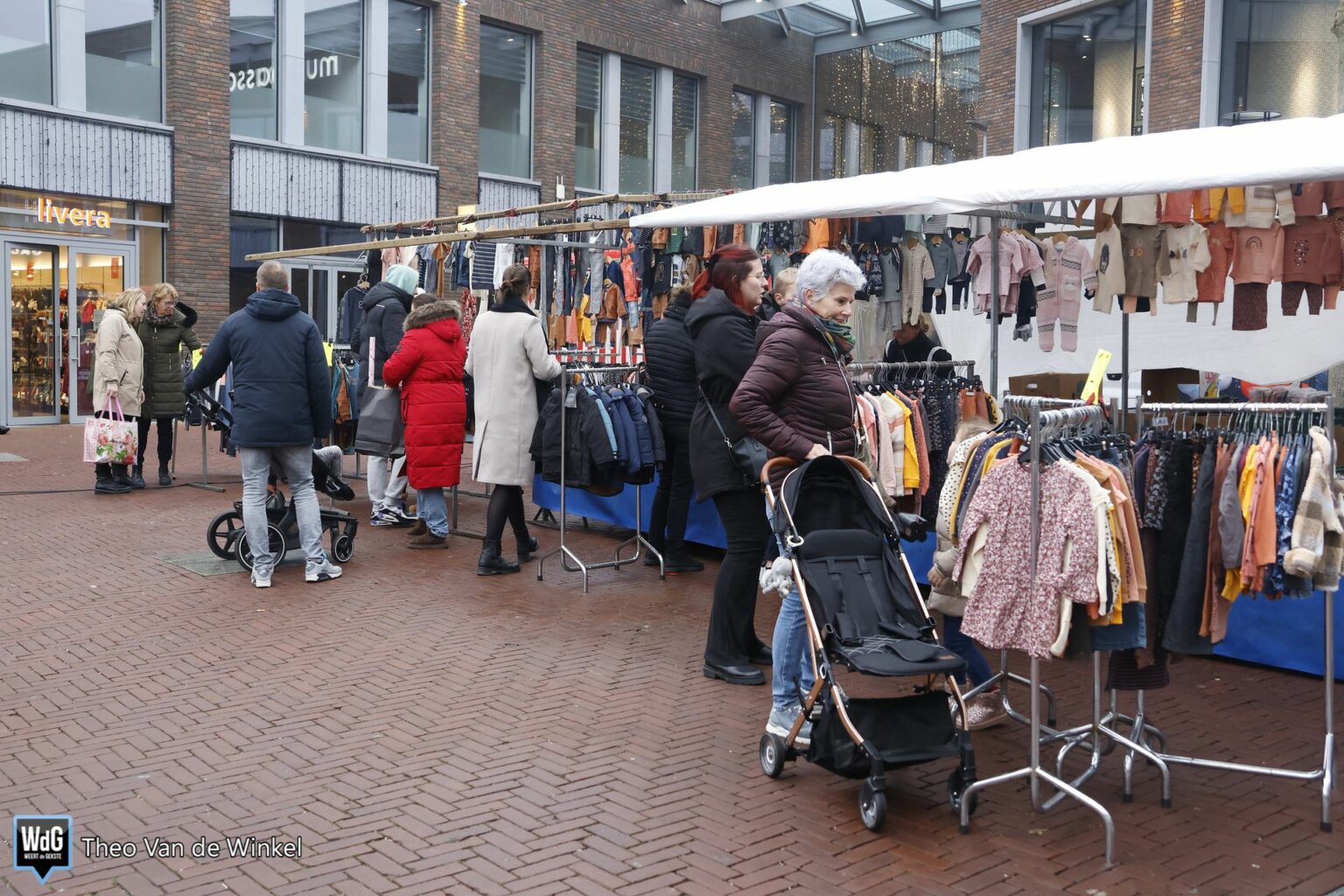 Warme snacks in trek tijdens weekmarkt