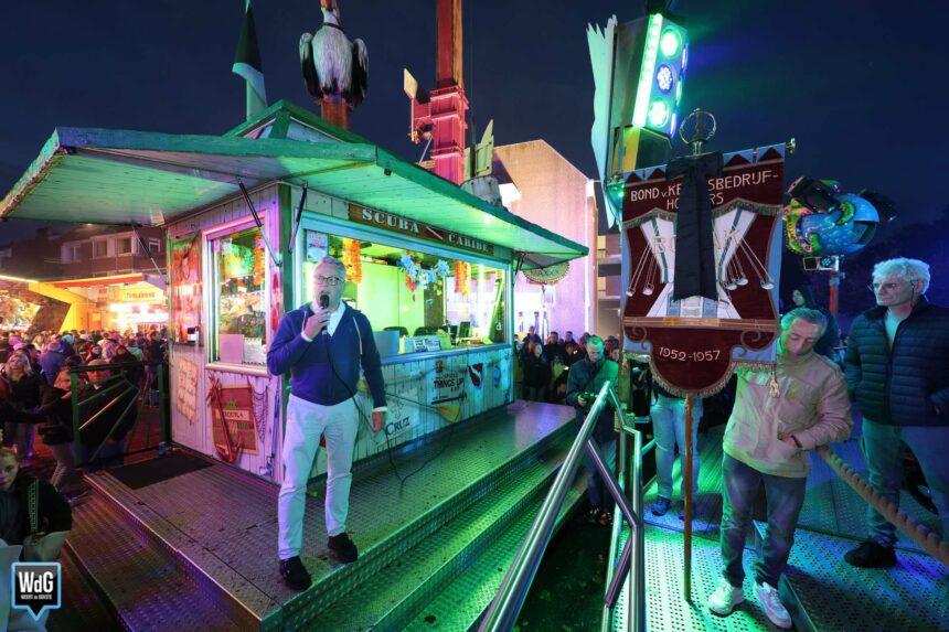 Twee minuten stilte op kermis voor overleden Hans van Tol jr.