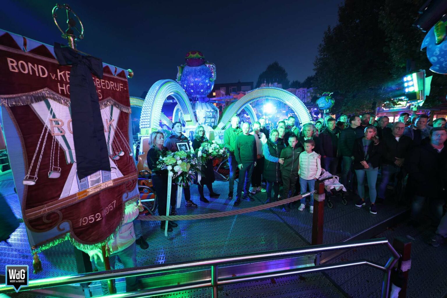 Twee minuten stilte op kermis voor overleden Hans van Tol jr.