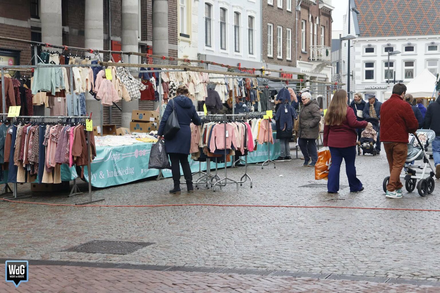 Eerste weekmarkt van het jaar in beeld
