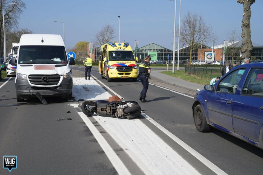 Roermondseweg tijdelijk afgesloten vanwege ernstig ongeval