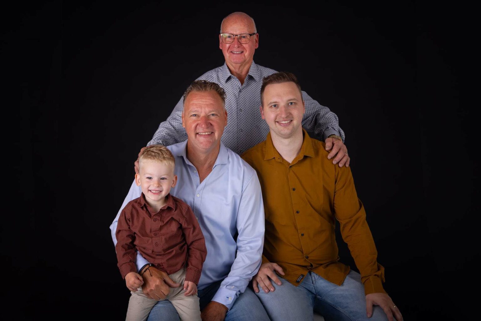 Uniek familiebeeld in Weert: vier generaties aan beide kanten