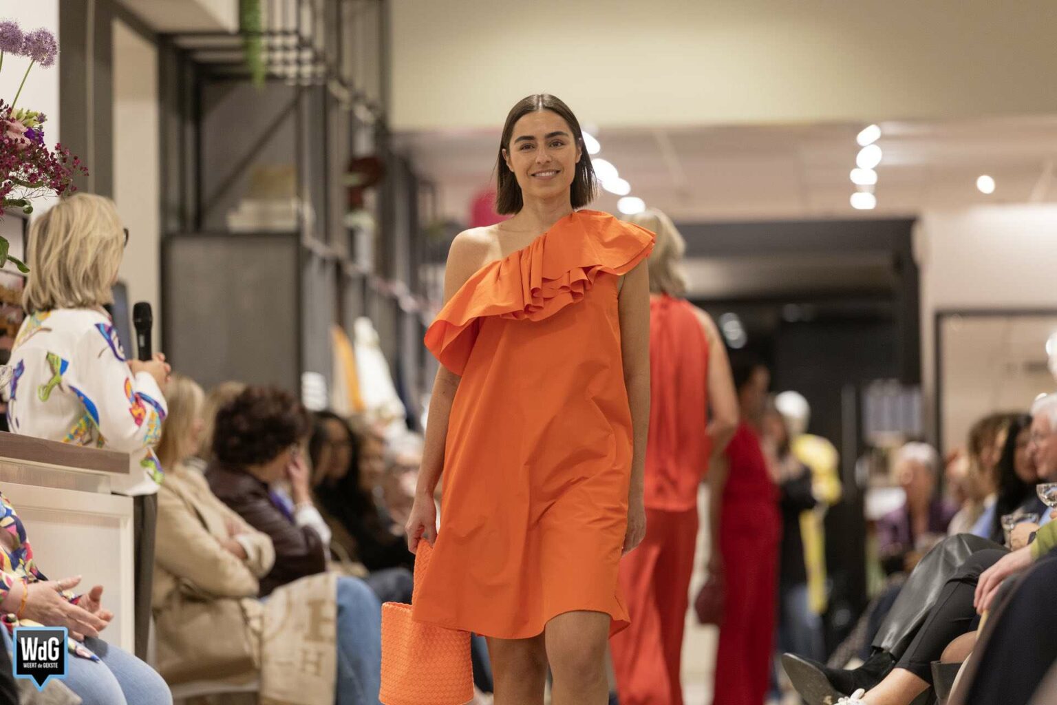 Feestelijke modeshow bij Cramers van Asten viert 20 jaar damesmode