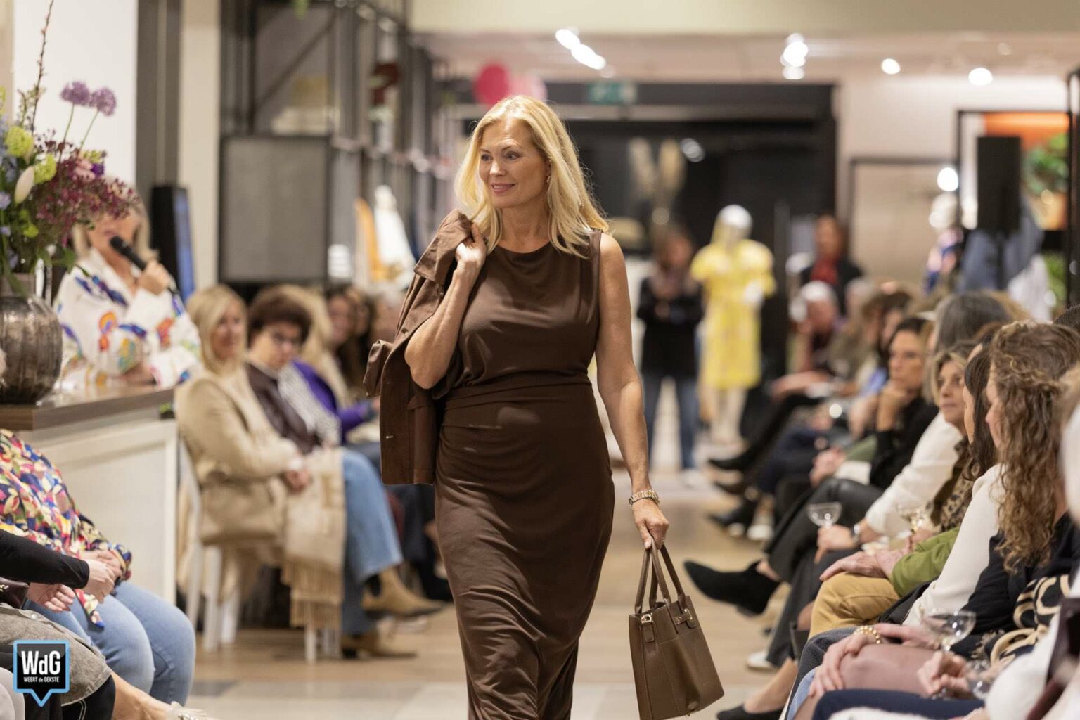 Feestelijke modeshow bij Cramers van Asten viert 20 jaar damesmode