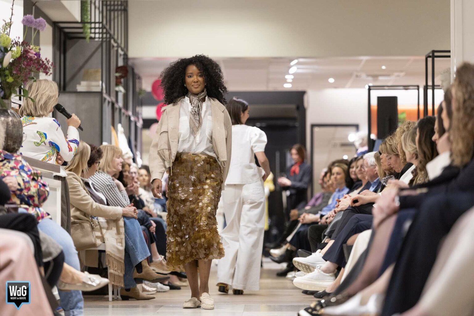 Feestelijke modeshow bij Cramers van Asten viert 20 jaar damesmode